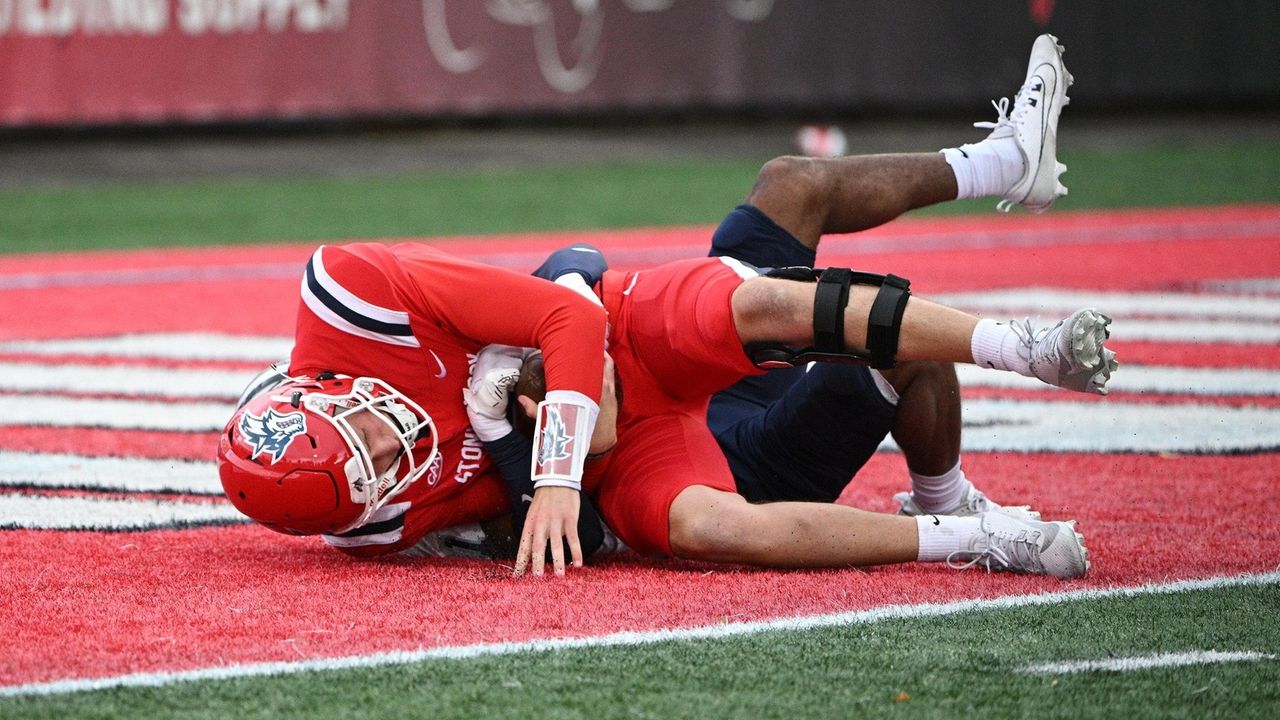 Stony Brook drops to 0-7 with Homecoming loss to New Hampshire - Newsday
