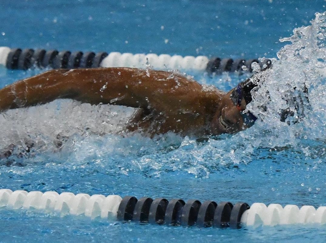 Joe Tonna's final relay leg delivers Suffolk team swim crown to HHW ...