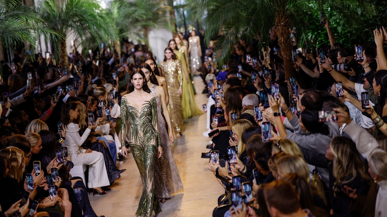 Hermès brings unexpected autumnal hues to its Paris spring collection ...