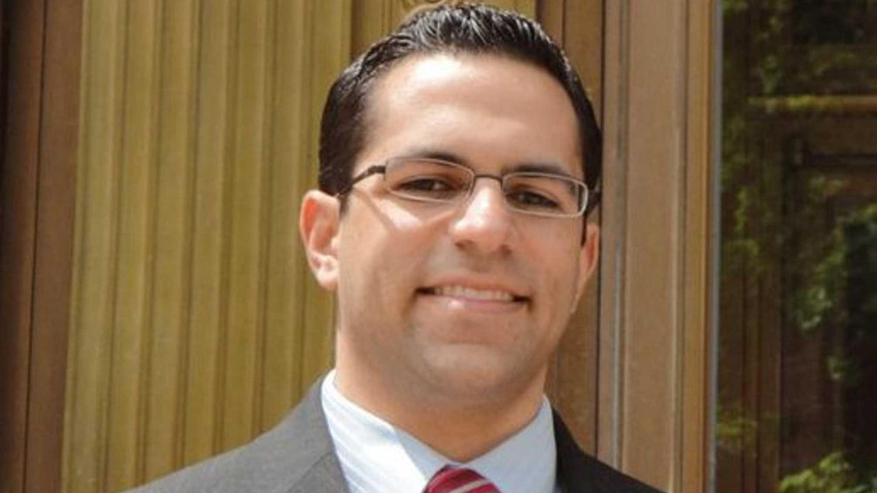 Smithtown Democrats tap Steven Snair to challenge Patrick Vecchio for ...