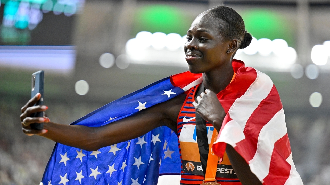 Mu takes bronze in 800, men's 4x400 wins gold as Americans close out ...