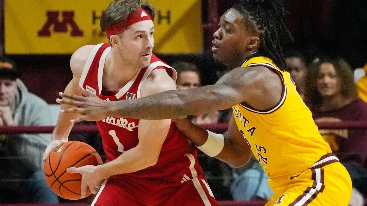 No. 7 Nebraska goes to 20-0 with second-half surge past Minnesota led ...
