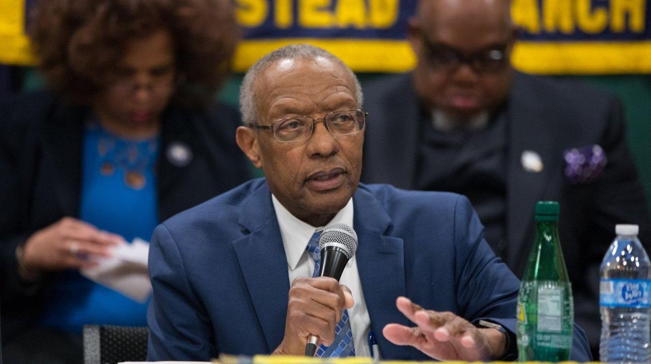 Hempstead Village mayor target of criticism at candidate forum - Newsday