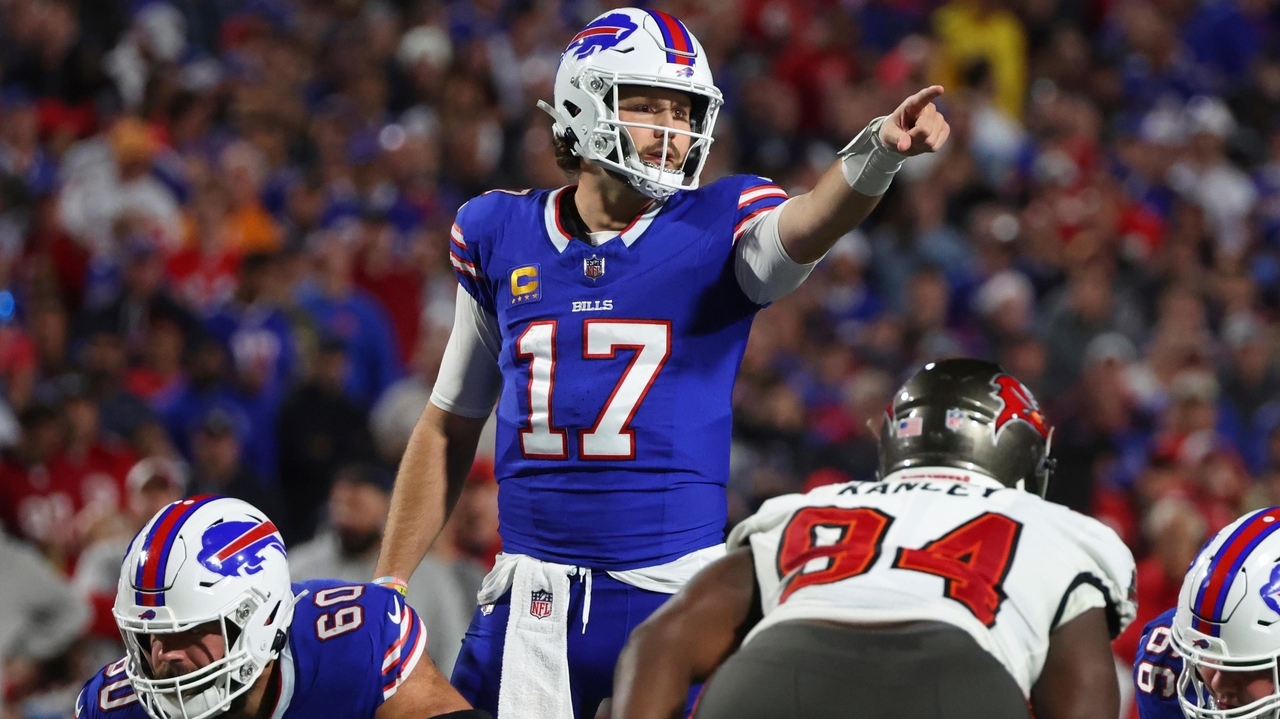 Joe Burrow leads Cincinnati Bengals in primetime matchup against Josh ...