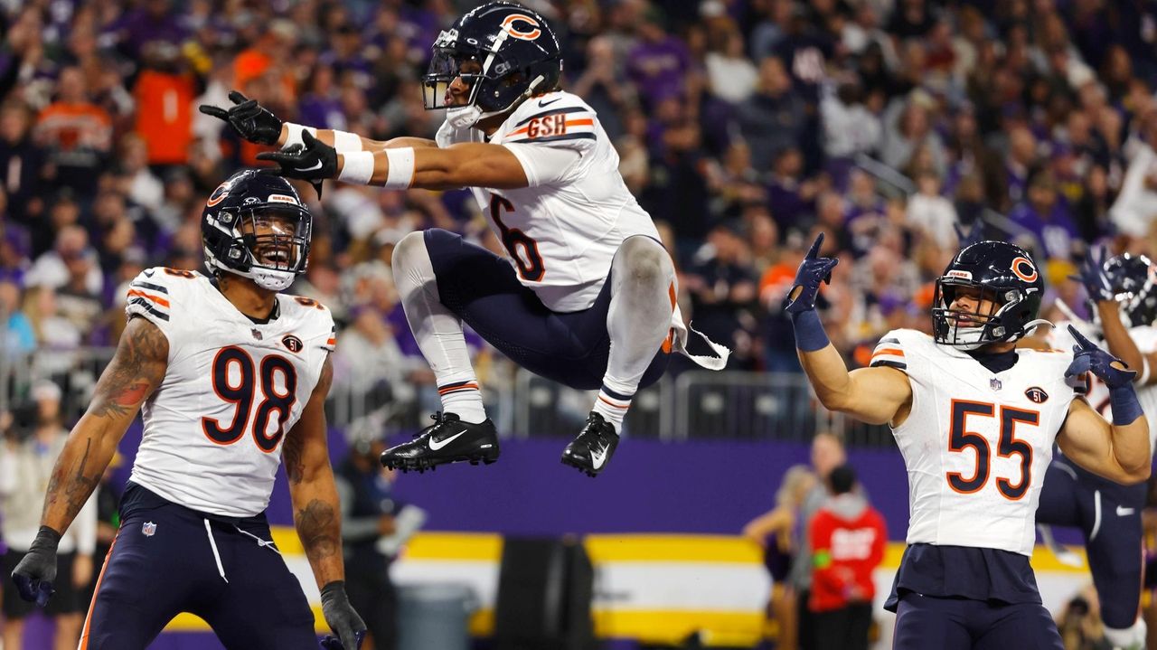 Bears outlast Vikings 12-10 on 4th field goal by Santos after 4 ...