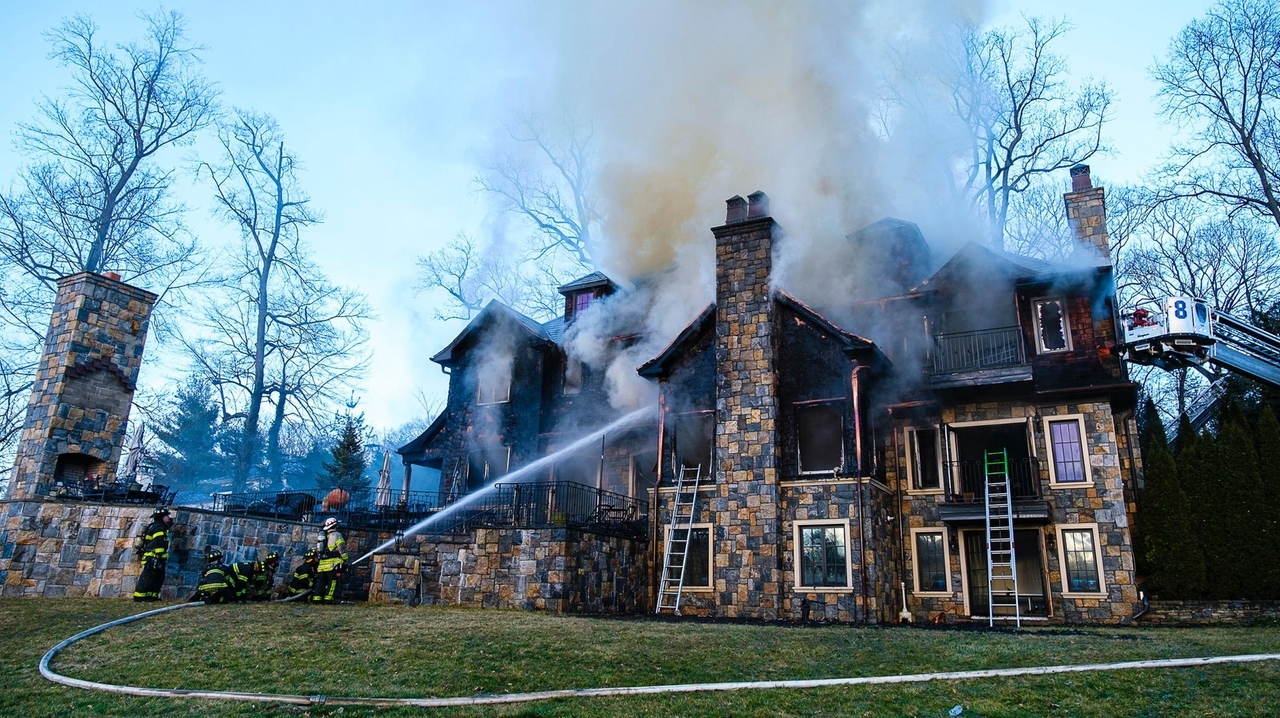12 firefighters injured battling 'tough' fire that destroys Lattingtown ...