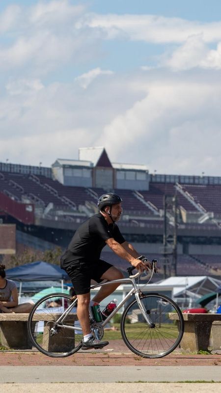 Ride the new Ocean Parkway bike path, from start to finish - Newsday
