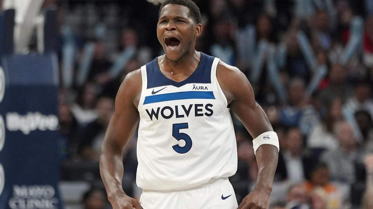 Edwards, Reid help Timberwolves rout Raptors 133-85 to move into tie ...