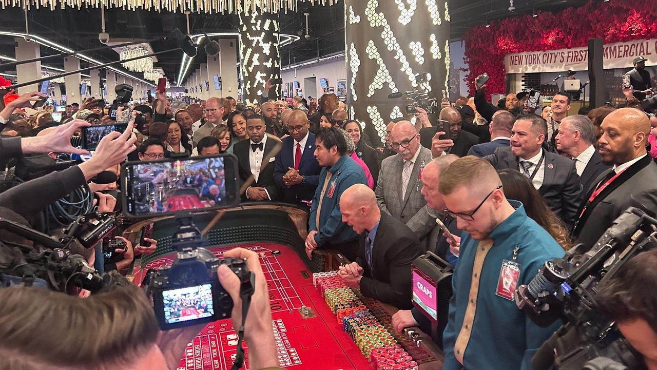 Resorts World NYC opens full casino in Queens with table games, live ...