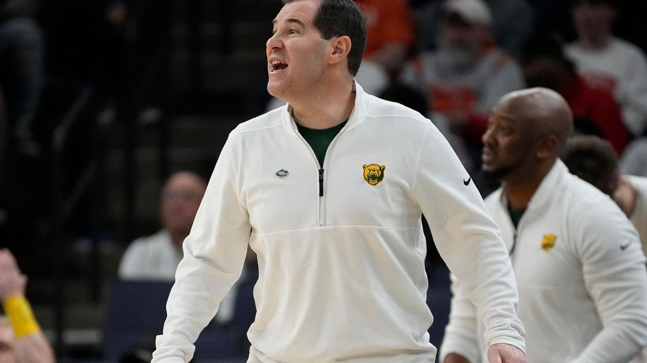 March Madness has Drew brothers' coaching patriarch jetting across the ...