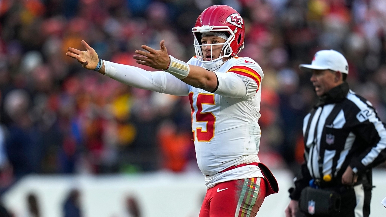 Mahomes can't shake off sickness, Denver defense as Chiefs fall 24-9 in ...