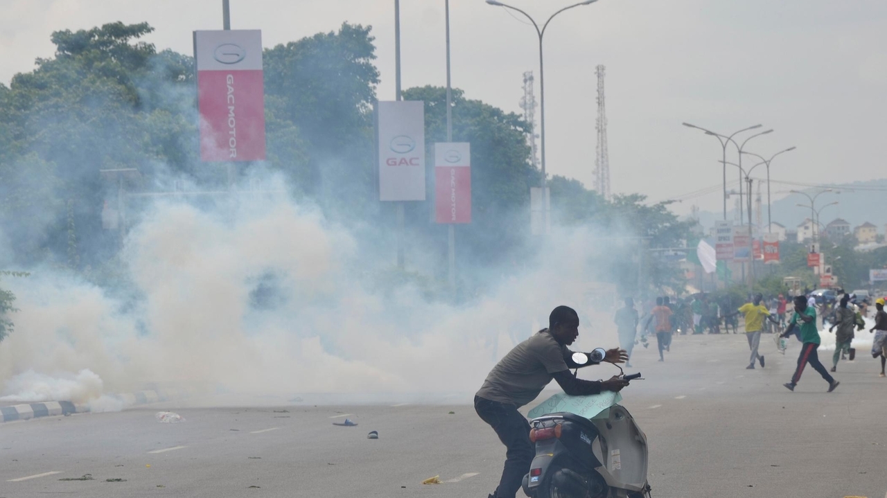 Nigerian Leader Calls For End To Hardship Protests Blaming Political