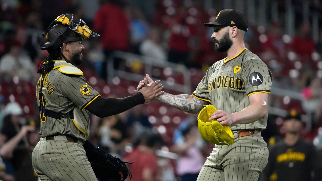 Cronenworth gets key hit as Padres rally past Cardinals 7-5 for 3rd ...