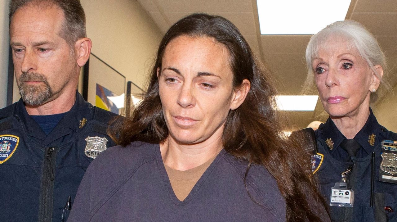 Federal judge denies bail for NYPD cop charged in murder-for-hire plot - Newsday