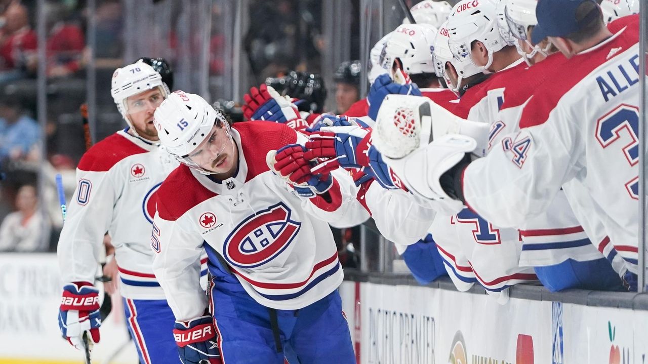 Canadiens' Alex Newhook out 10-12 weeks with high ankle sprain - Newsday