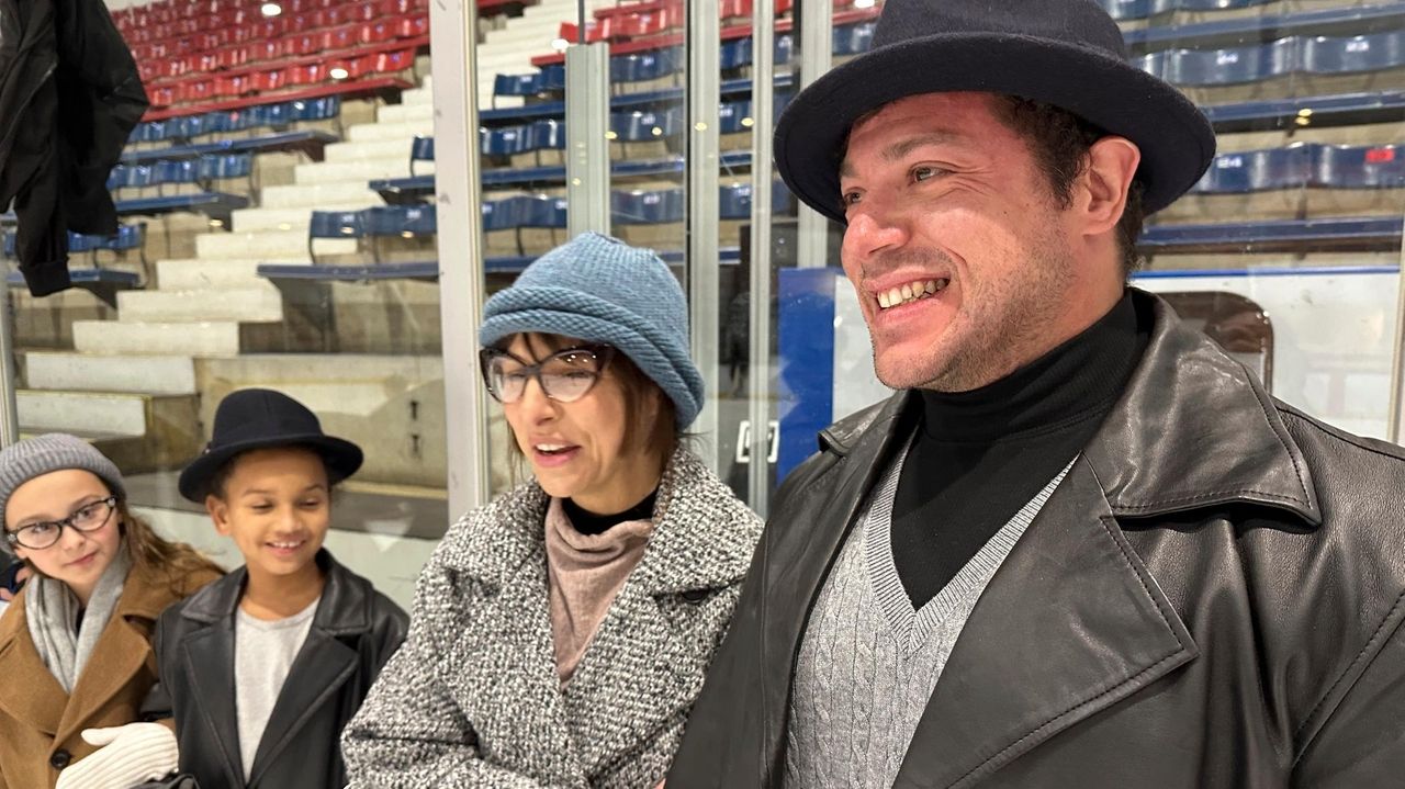 Philadelphians channel their inner Italian Stallion at Rocky and Adrian ...