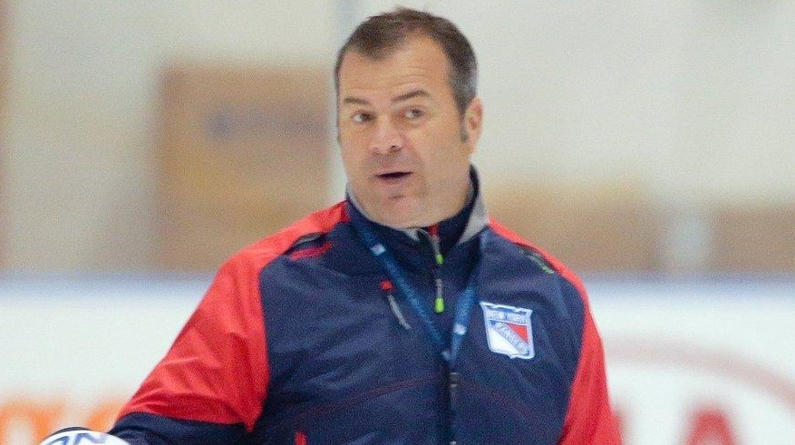 Alain Vigneault nears 1,000-game milestone - Newsday