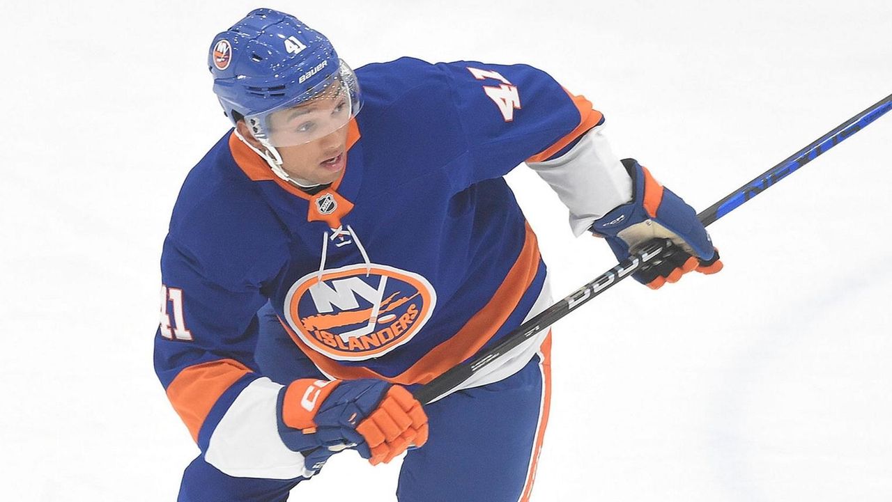 Growing up among the Islanders, Marshall Warren now has a chance to ...