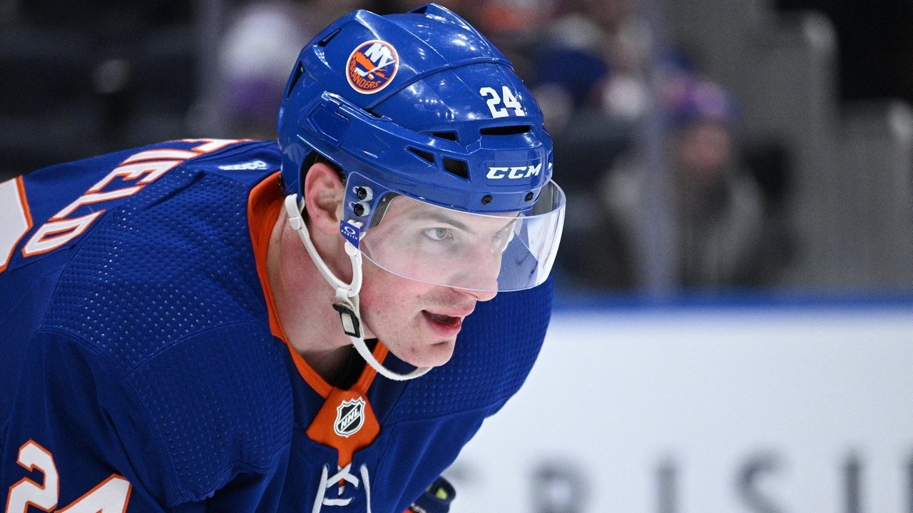 Islanders' Scott Mayfield may be done for the season - Newsday