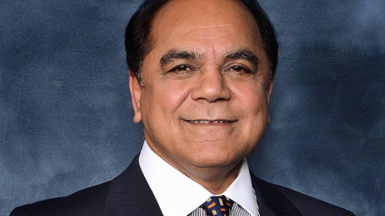 LI man owns one of nation's best performing Checkers drive-ins - Newsday