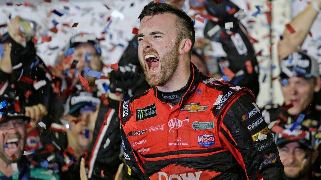 Austin Dillon wins Daytona 500 in iconic No. 3, 17 years after ...