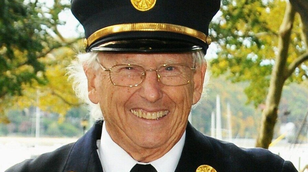 Peter H. Gunther dies at 81; former fire chief owned bar - Newsday