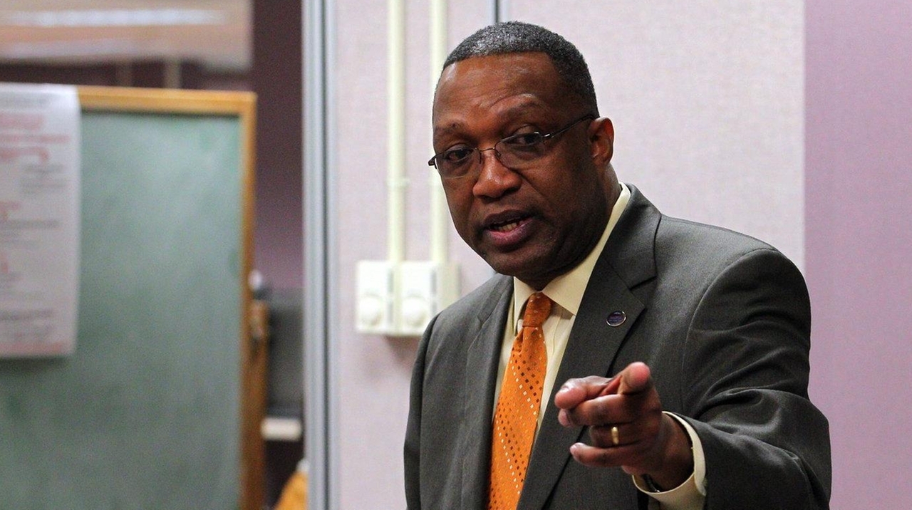 Shaun McKay ends tenure as Suffolk County Community College president ...