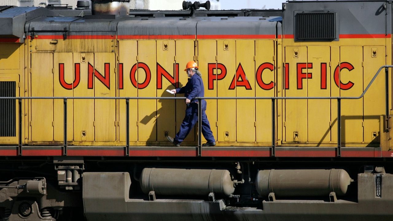 Biggest rail union joins others in endorsing Union Pacific merger but ...