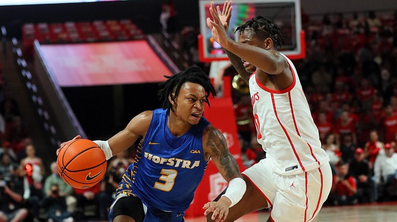Hofstra men's basketball can't hold off rally by No. 15 Houston before ...