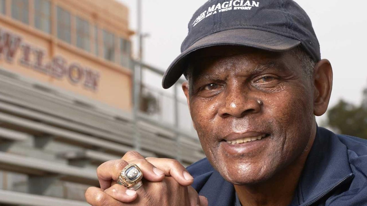 Marlin Briscoe made football history at QB - Newsday