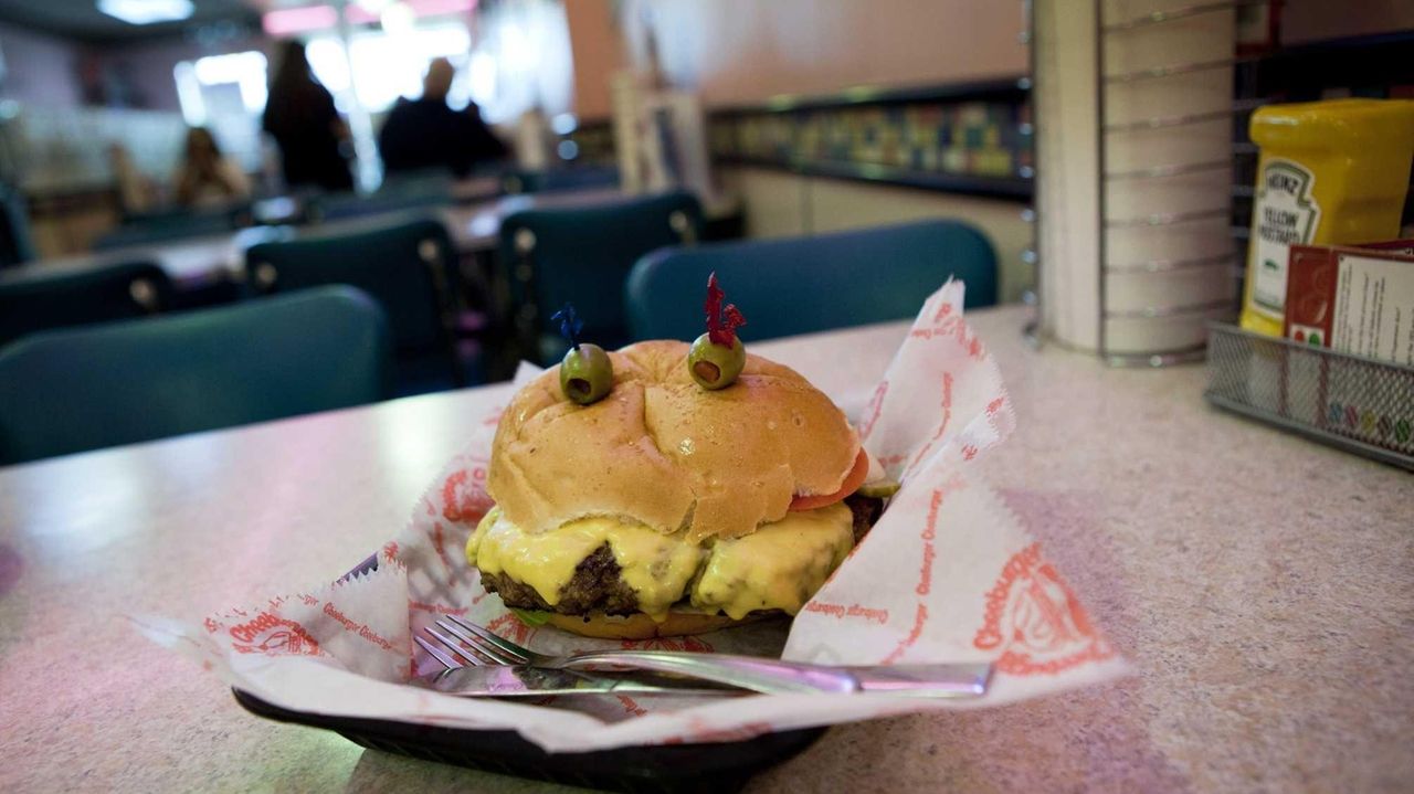 Cheeburger Cheeburger in Plainview closes - Newsday