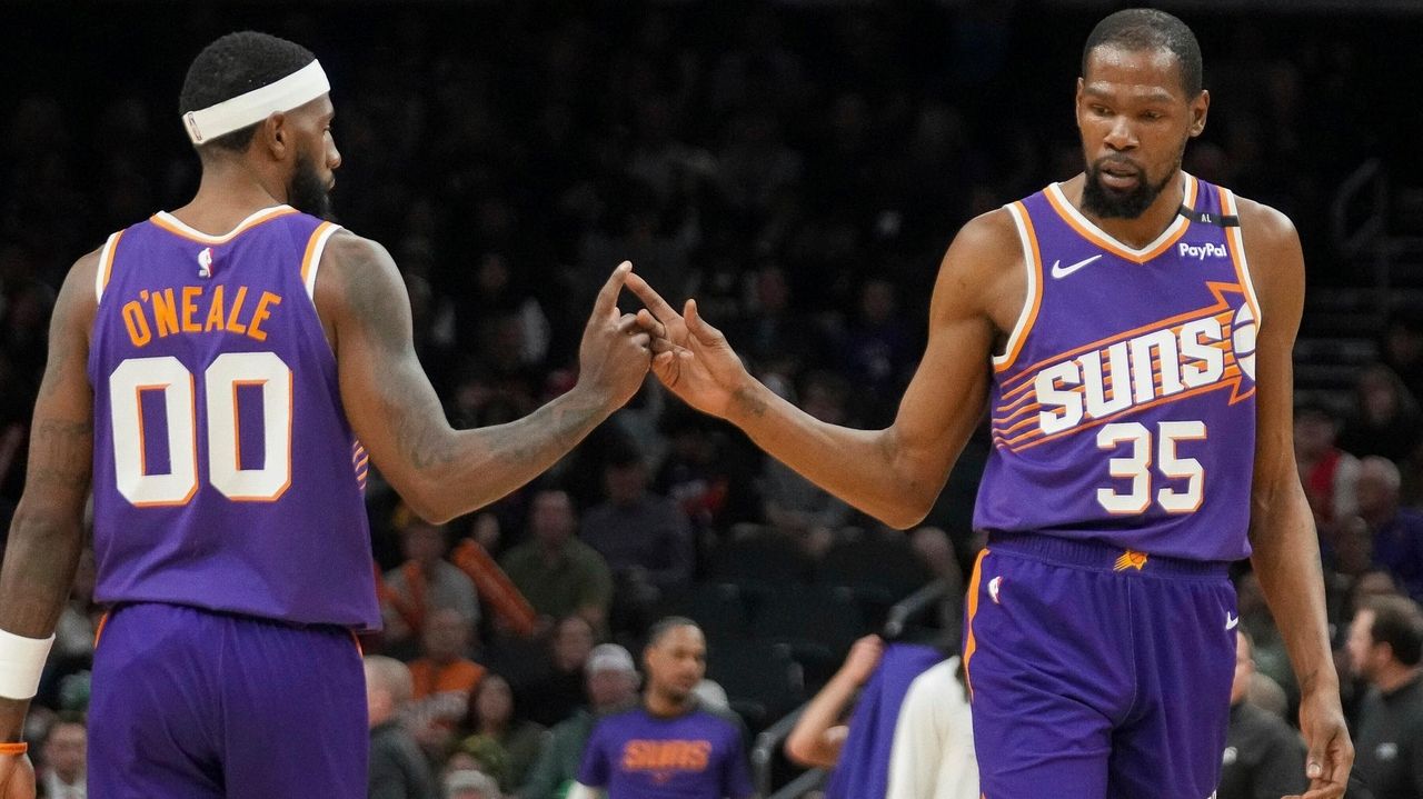 Devin Booker leads big 2nd quarter, Suns rout Raptors 129-89 - Newsday