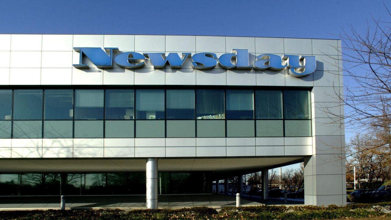 Newsday circulation falls, but LI home delivery up - Newsday