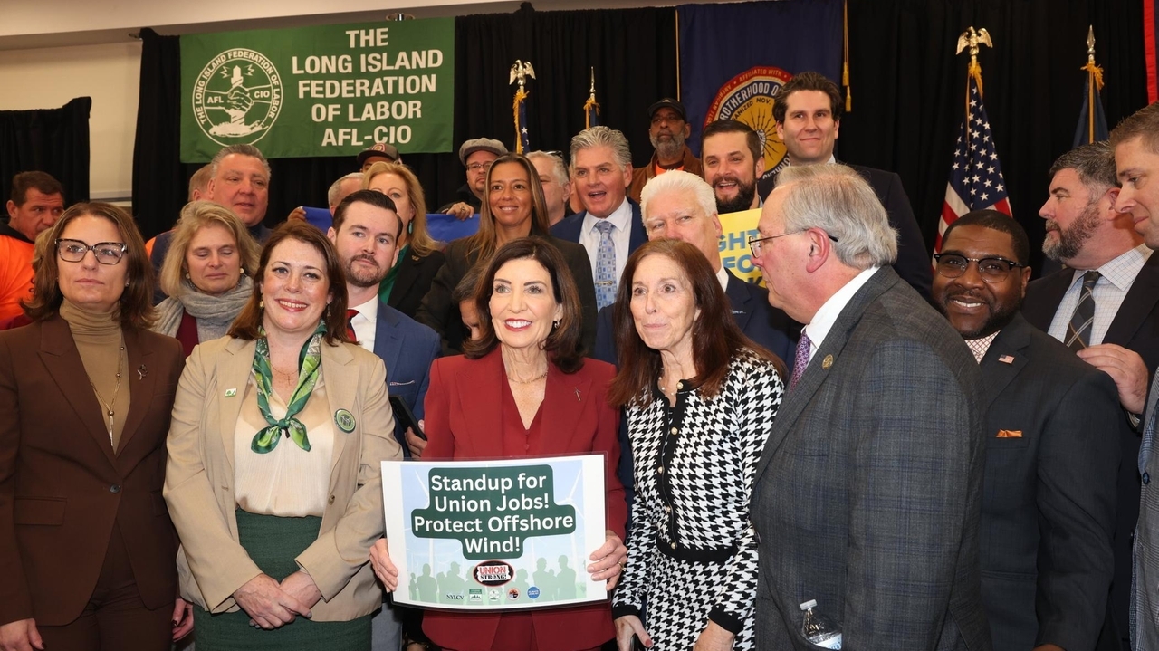 Legal battle intensifies over Trump's offshore wind freeze - Newsday