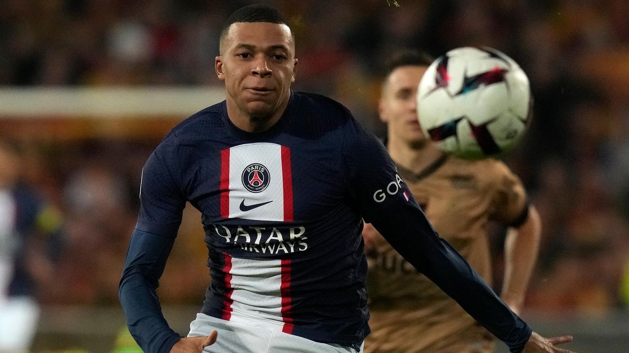 Record-chasing Mbappé has Cavani's PSG mark in his sights - Newsday
