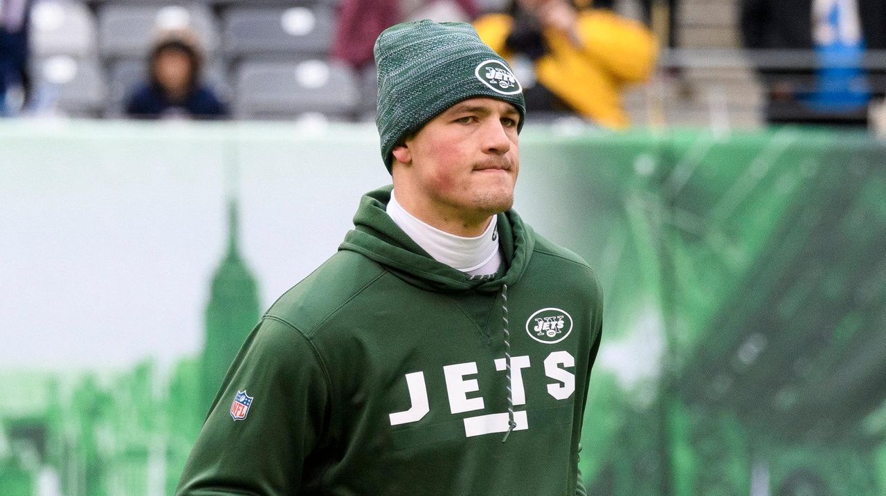 Former Jets QB Hackenberg signs with defending champion Eagles - Newsday