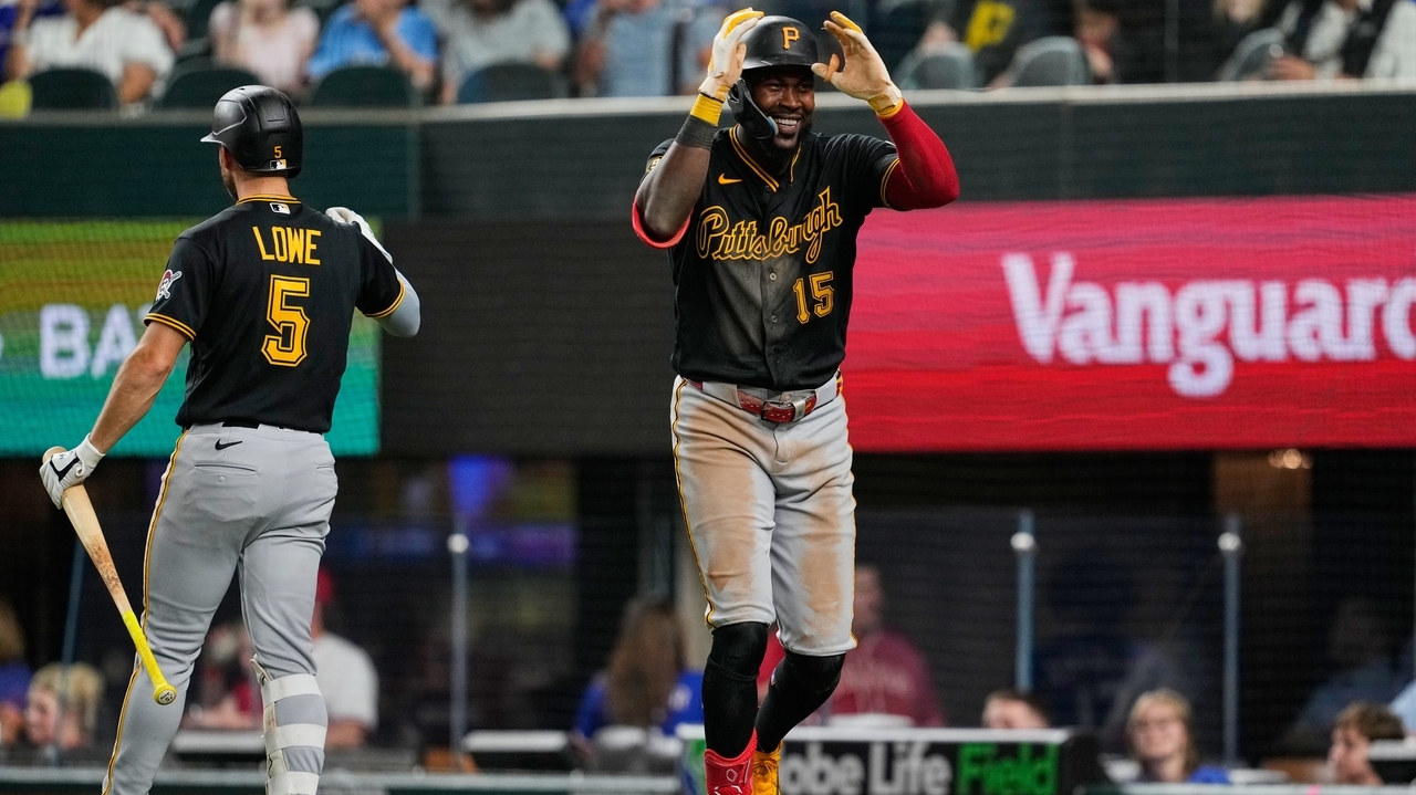 Cruz missile strikes top of right-field foul pole at 116.9 mph, hardest ...