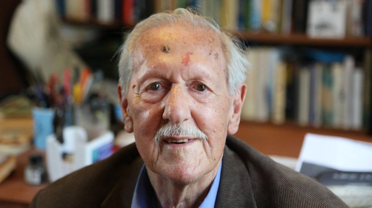 Brian Aldiss dies; prolific science-fiction writer was 92 - Newsday