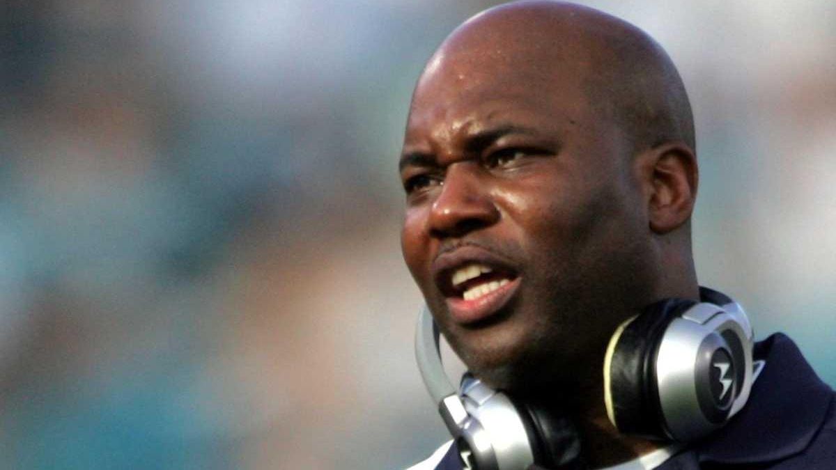 Fewell seemingly won't be coaching Panthers - Newsday