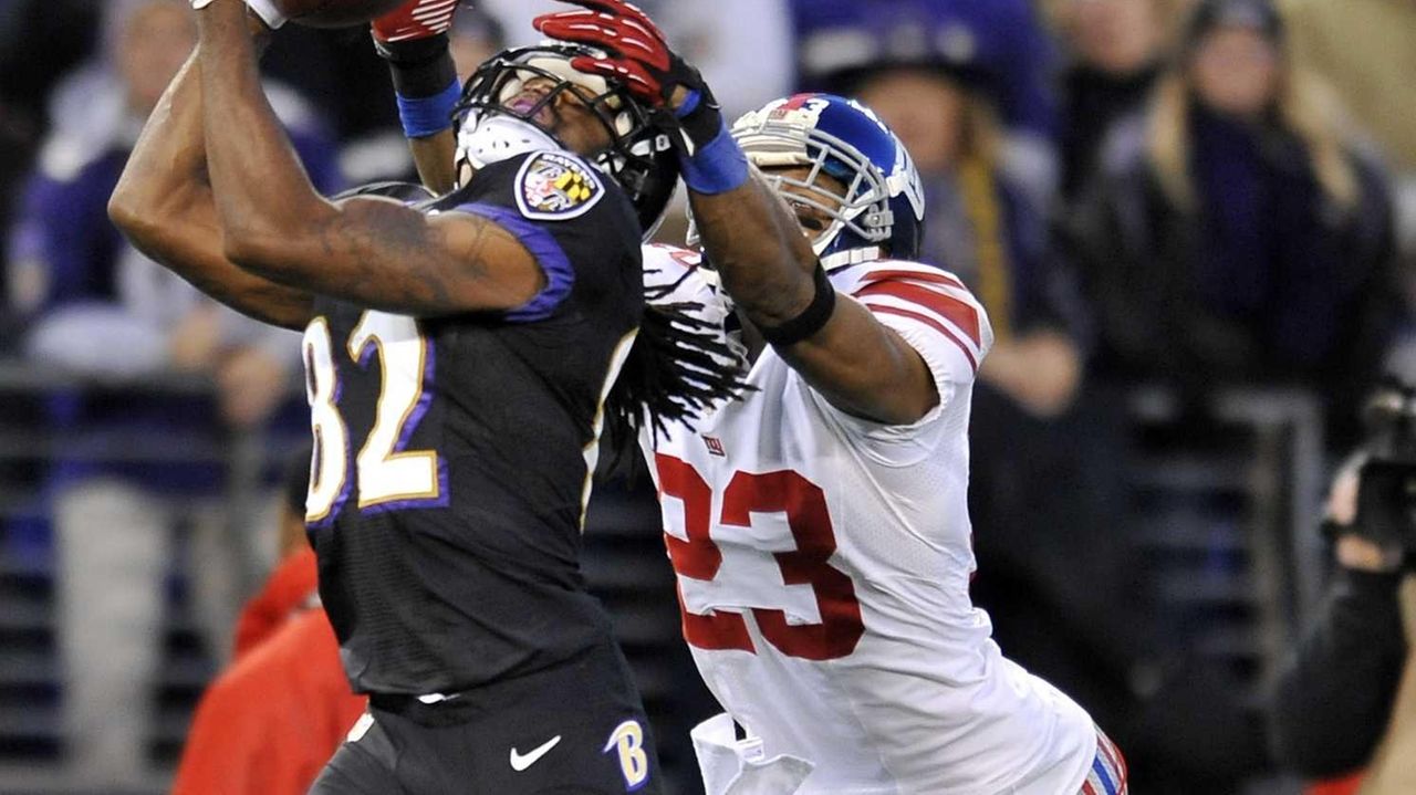 Corey Webster accepts salary cut to stay with Giants - Newsday