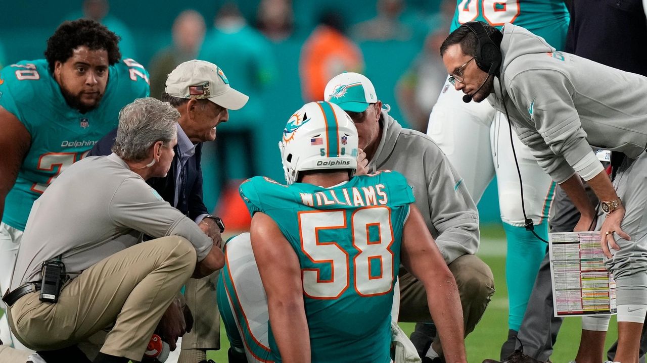 Dolphins place starting center Connor Williams on season-ending IR as ...