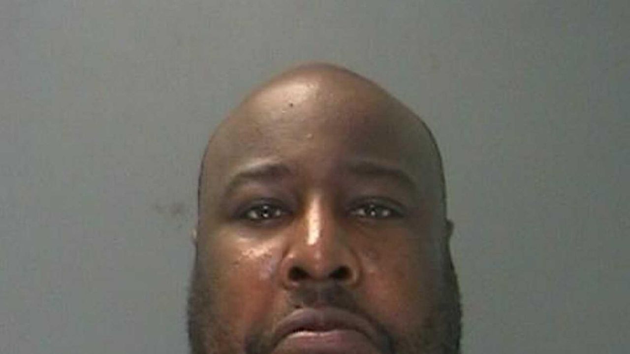 Cops: Would-be bank robber caught not far from scene - Newsday