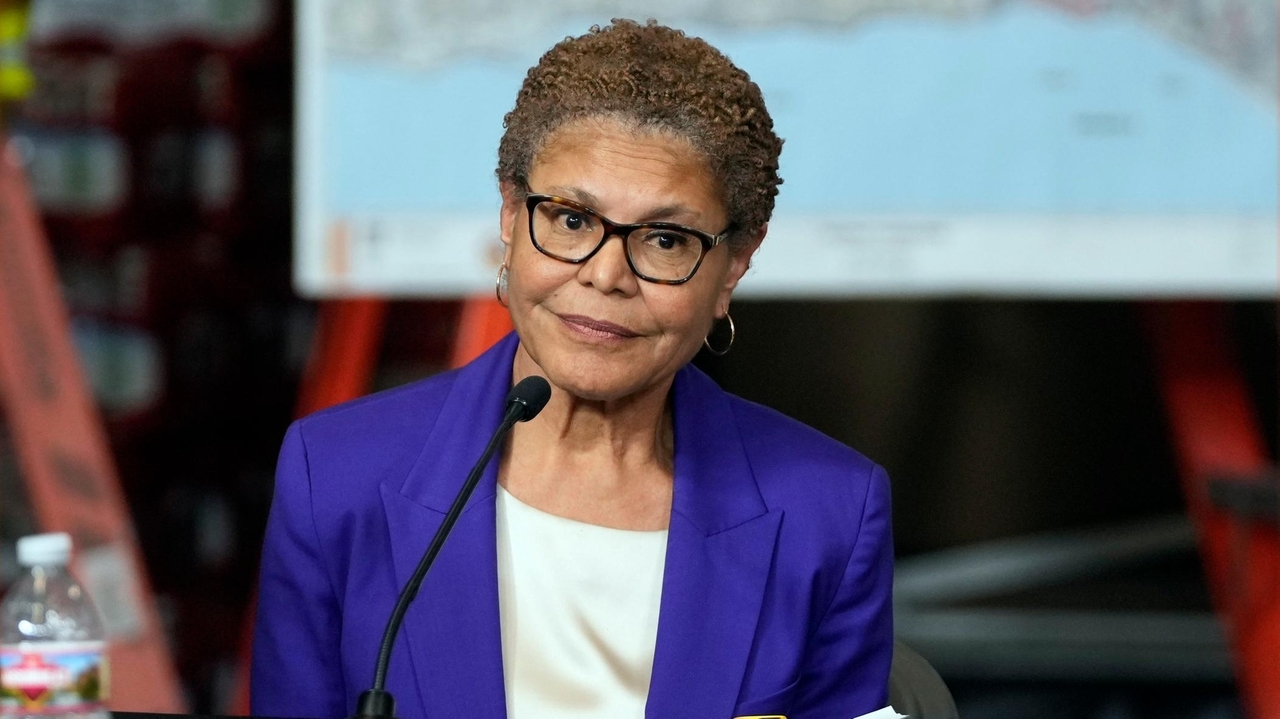 Los Angeles mayor proposes slashing over 1,600 city jobs to close budget hole - Newsday