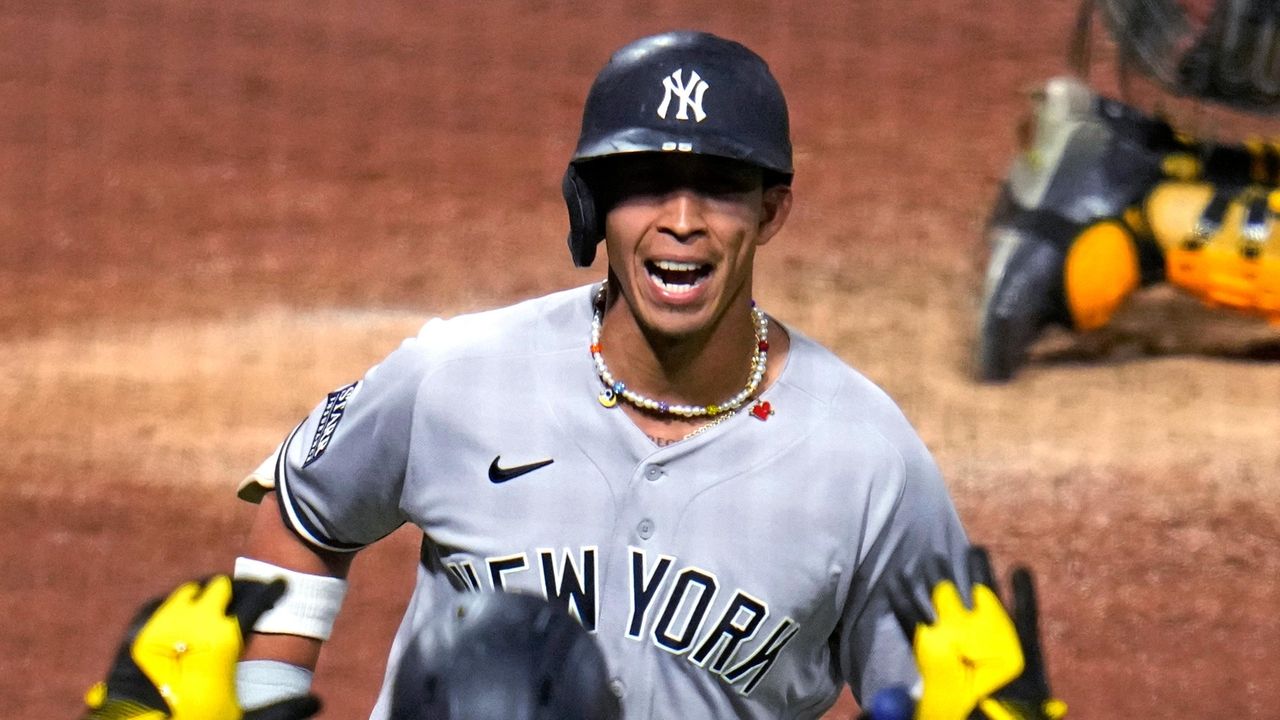 Switch hitter Oswaldo Cabrera bats lefthanded against a lefty in ...