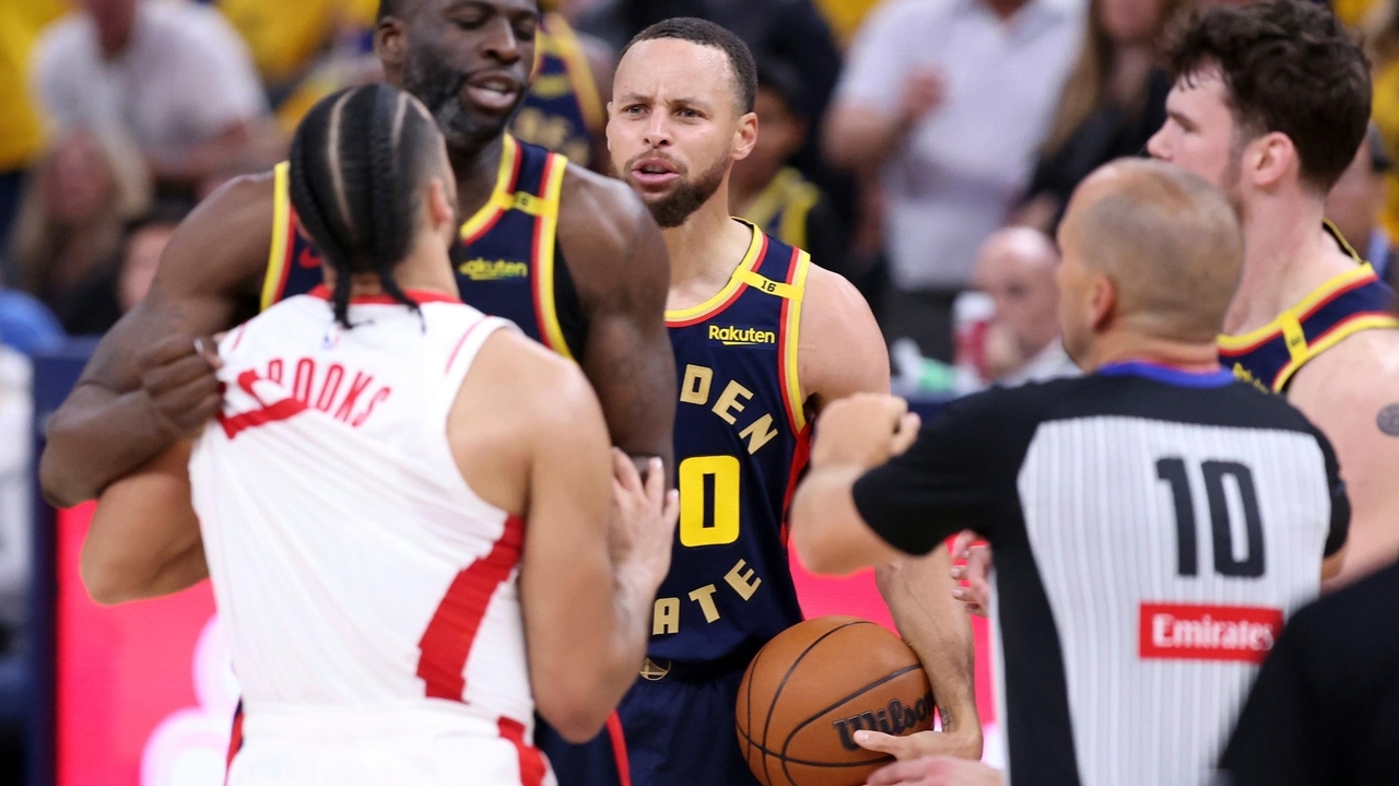 Rockets, Warriors get into shoving altercation in 2nd quarter of heated ...