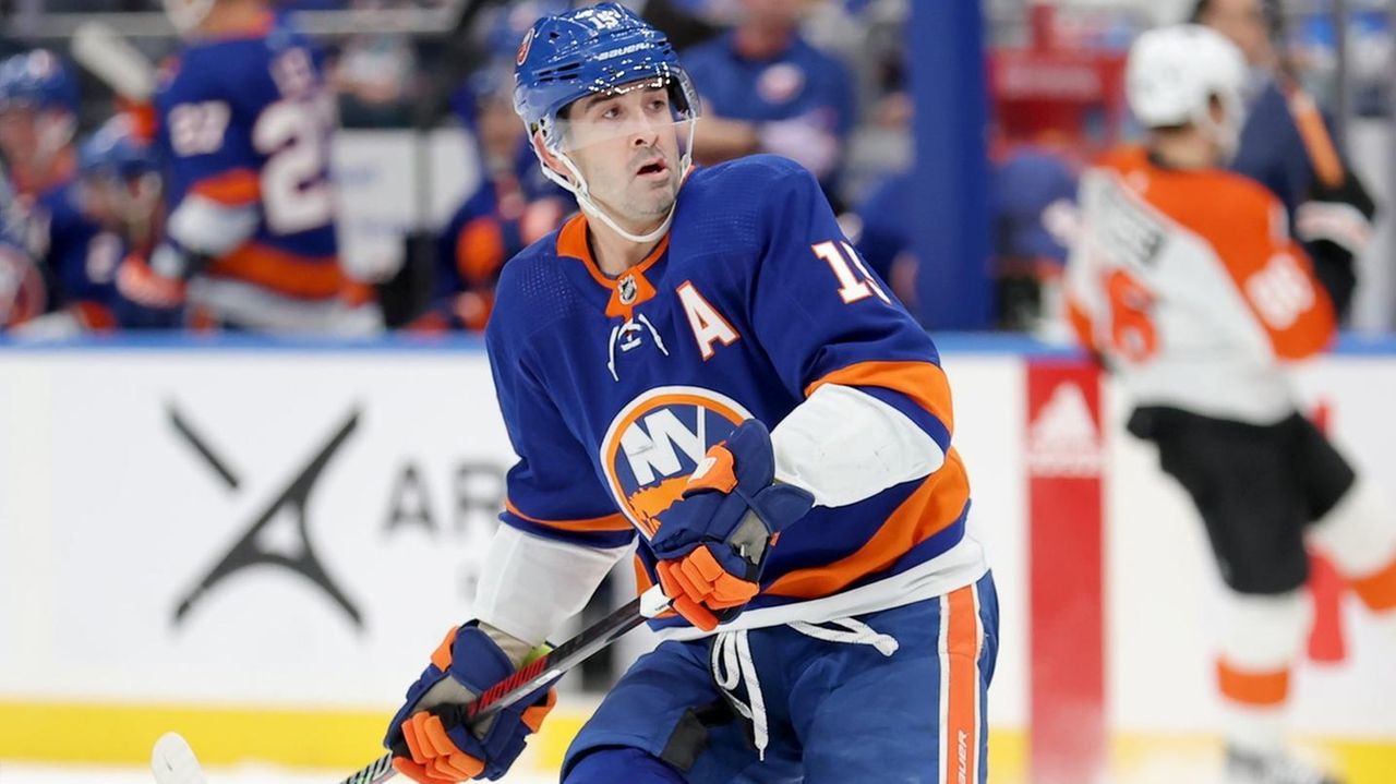 Clutterbuck 'very excited' to have family at 1,000th game - Newsday