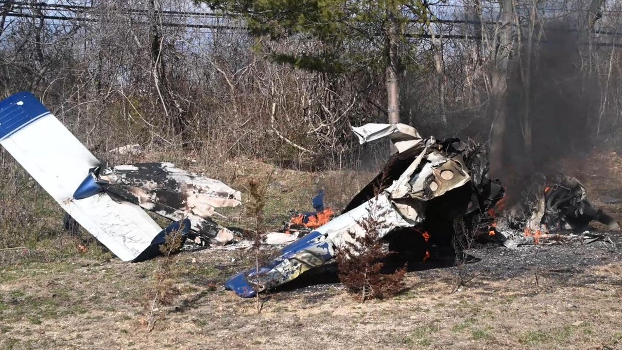 Plane in North Lindenhurst fatal crash had cockpit smoke in earlier flight, report says - Newsday