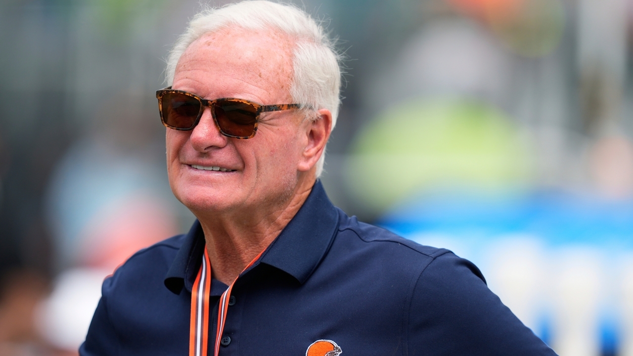 London is a long way from Cleveland to play a home game, Browns co ...