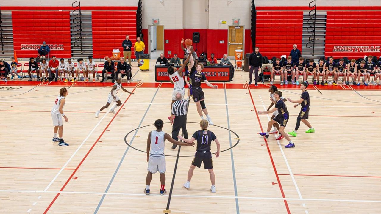 Amityville vs. Sayville - Newsday