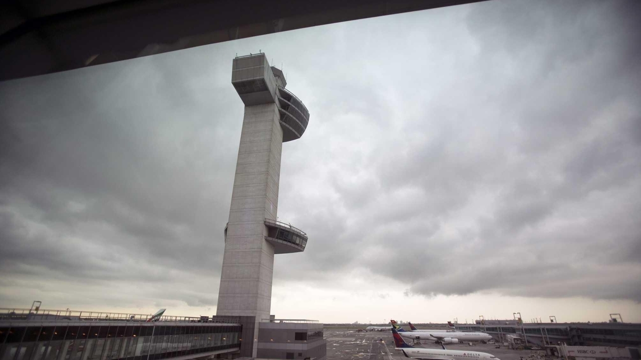 2 Kennedy Airport air traffic controllers charged in payroll scheme ...